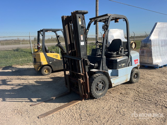 2015 Utilev UT25 4800 lb Pneumatic Tire Forklift (Inoperable) | Ritchie ...