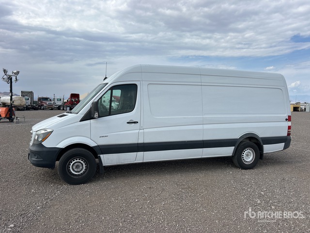 2015 Freightliner 2500 Sprinter Fourgon cargo | Ritchie Bros. Auctioneers