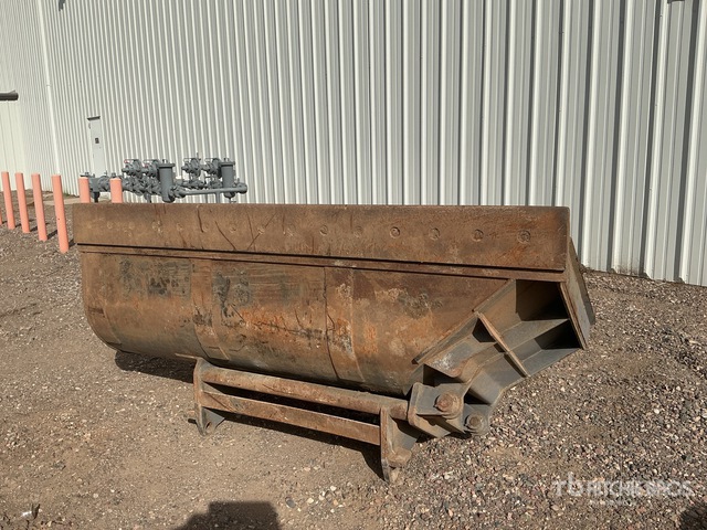 94 in Q/C Side Dump Wheel Loader Bucket | Ritchie Bros. Auctioneers