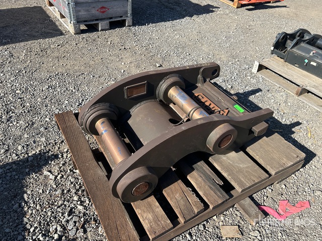 Gryb Excavator Coupler (Unused) | Ritchie Bros. Auctioneers