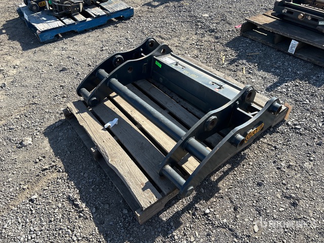 GRYB LJC05 Quick Coupler (Unused) | Ritchie Bros. Auctioneers