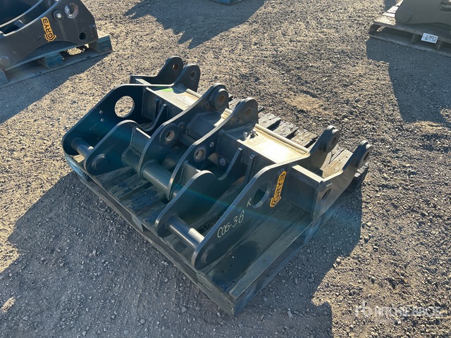 Gryb Wheel Loader Quick Coupler (Unused) | Ritchie Bros. Auctioneers