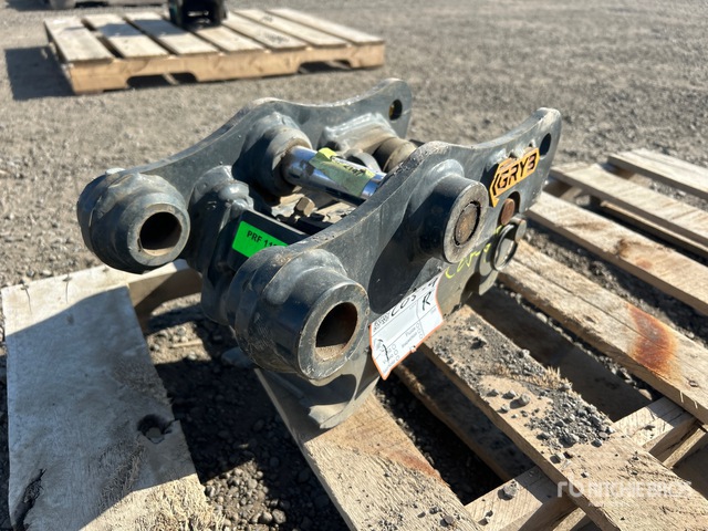 GRYB Excavator Coupler - Fits Kubota (Unused) | Ritchie Bros. Auctioneers