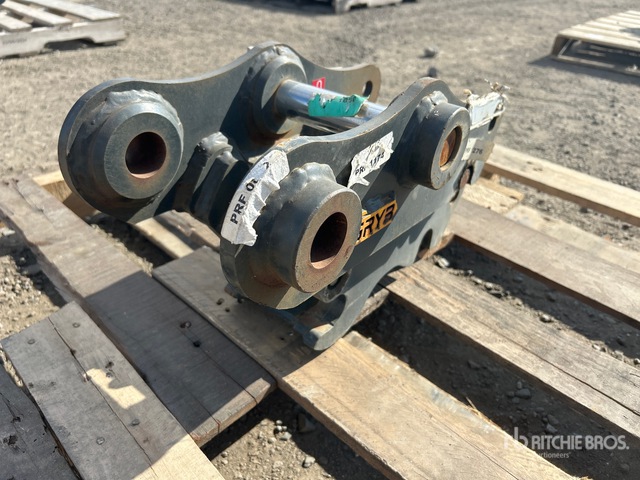 GRYB Excavator Coupler - Fits Kubota, Sany (Unused) | Ritchie Bros ...