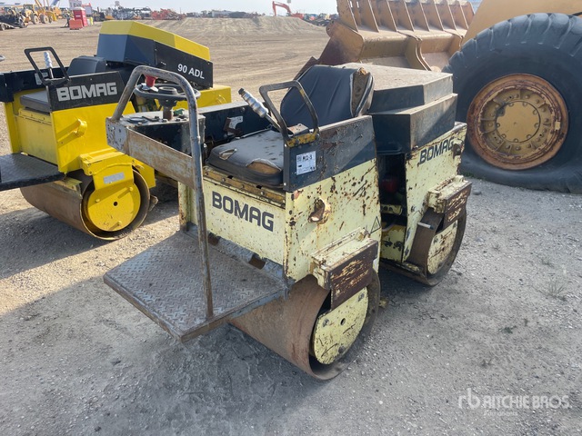 Bomag 90 ADL Double Drum Roller (Inoperable) | Ritchie Bros. Auctioneers