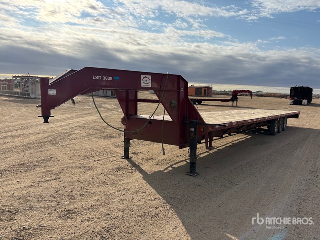 2009 Load Max 38 ft Tri/A Gooseneck Flatbed Trailer | Ritchie Bros ...