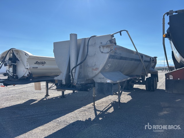 1996 Ranco Anvil 31 ft T/A Tipping Trailer | Ritchie Bros. Auctioneers