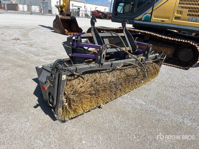 2019 Holmes 300-3.0 120 in Wheel Loader Sweeper | Ritchie Bros. Auctioneers