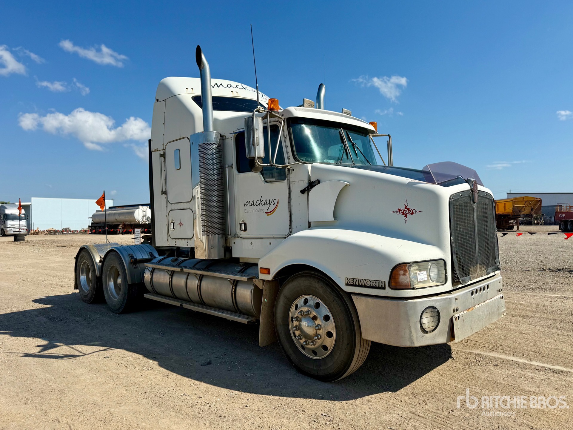 2005 Kenworth T401 6x4 T/A Sleeper Truck Tractor | Ritchie Bros ...