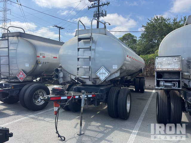 1999 Weld-it 5309 gal T/A Turntable Pup Tanker Trailer in LONG BEACH ...