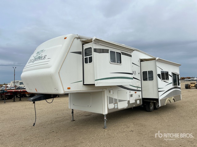 2005 Jayco Designer 31 ft T/A Travel Trailer | Ritchie Bros. Auctioneers