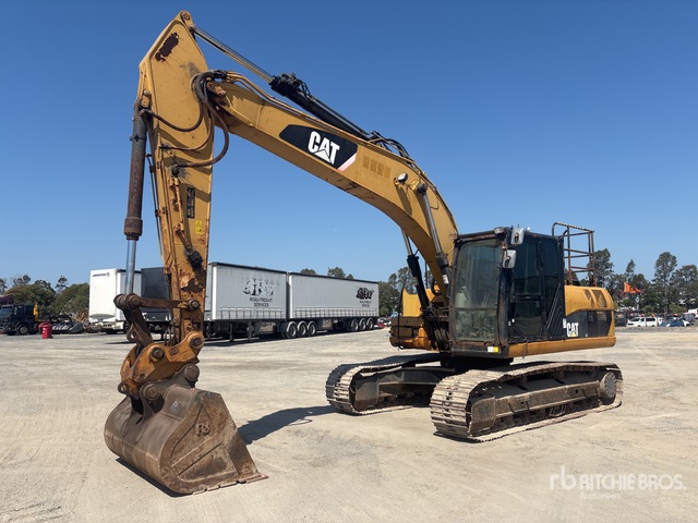 2011 Cat 323D L Tracked Excavator | Ritchie Bros. Auctioneers