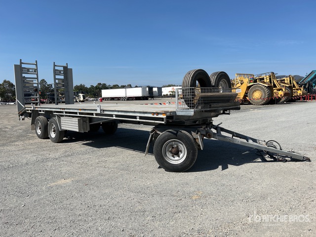 2022 Rogers Willex 8.1 m Super Dog Equipment Trailer | Ritchie Bros ...