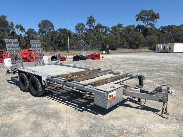 2021 Rogers Willex 5.4 m Bogie/A Equipment Trailer | Ritchie Bros ...