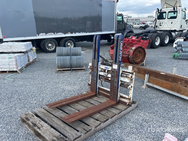 Cascade 42 in Fork Attachment | Ritchie Bros. Auctioneers