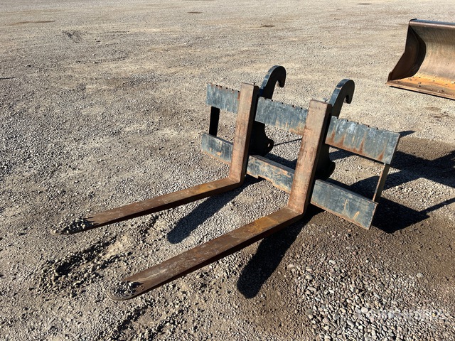 Cat 54 in Wheel Loader Forks | Ritchie Bros. Auctioneers