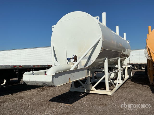 1999 Mega MPT-10 10000 gal S/A Water Tower | Ritchie Bros. Auctioneers