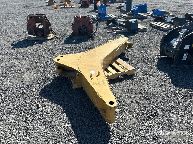 Cat Boom (Unused) - Fits Cat 416B, C & D | Ritchie Bros. Auctioneers