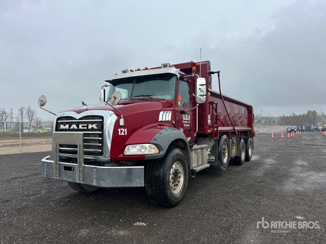2020 Mack Granite 8x4 Tri/A Camión dumper | Ritchie Bros. Auctioneers