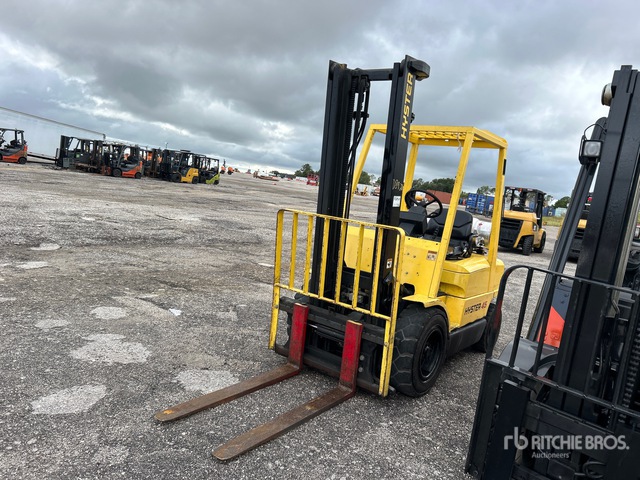 2001 Hyster H45XM 4200 lb Pneumatic Tire Forklift | Ritchie Bros ...