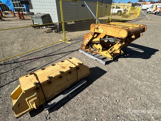 Cat Motor Grader Attachments | Ritchie Bros. Auctioneers