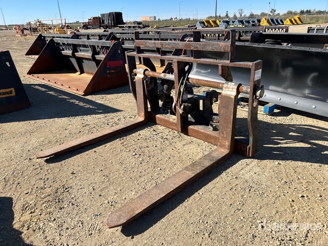 2014 JLG 48 in Telehandler Pallet Forks | Ritchie Bros. Auctioneers