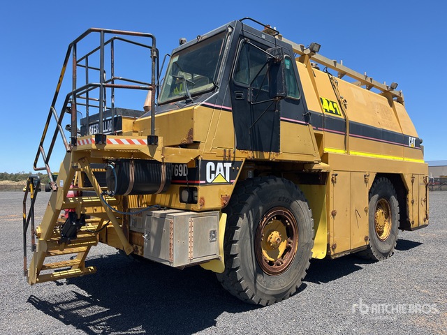 2005 Cat 769D Fuel & Lube Truck | Ritchie Bros. Auctioneers