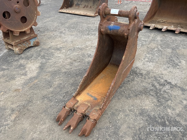 450 mm Q/C Digging Excavator Bucket - Fits 20 ton | Ritchie Bros ...