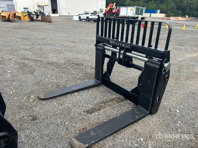 Manitou 56 in Telehandler Pallet Forks - Fits MHT790 | Ritchie Bros ...