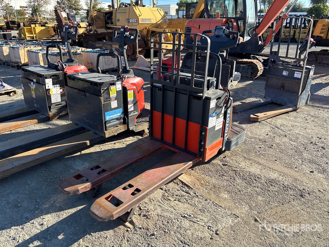 2021 Toyota 8HBE30 6000 lb Electric Pallet Jack | Ritchie Bros. Auctioneers