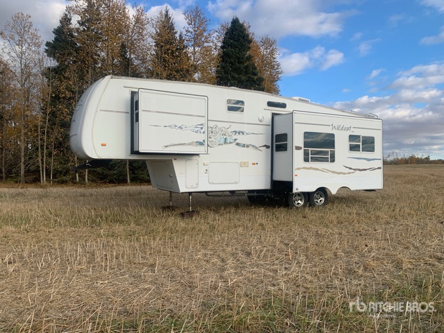 2005 Forest River Wildcat 33 ft T/A Travel Trailer | Ritchie Bros ...