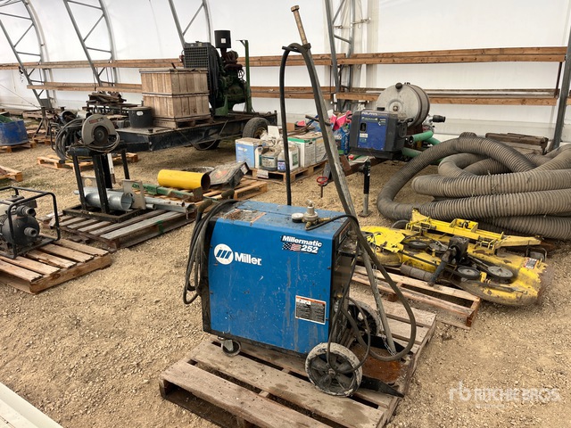 Miller Millermatic 252 48 A MIG Electric Welder | Ritchie Bros. Auctioneers