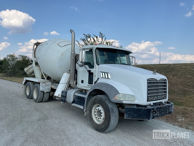 2014 Mack GU813 6x4 Mixer Truck in Bryan, Texas, United States ...