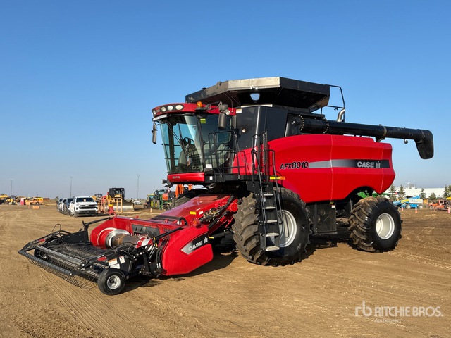 2004 Case IH 8010 Combine Harvester | Ritchie Bros. Auctioneers