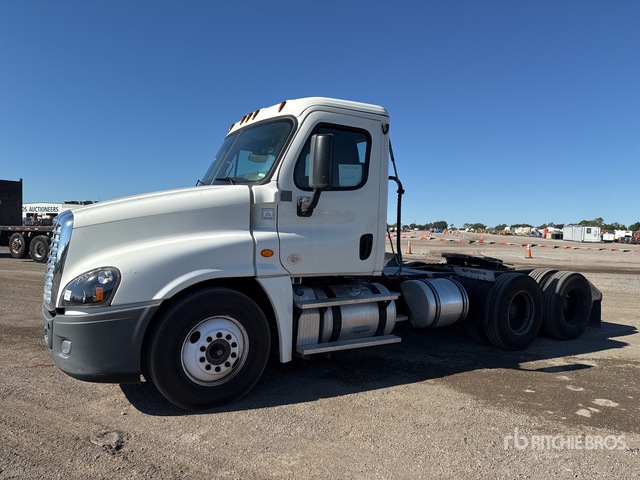 2018 Freightliner Cascadia 125 6x4 T/A Day Cab Truck Tractor | Ritchie ...