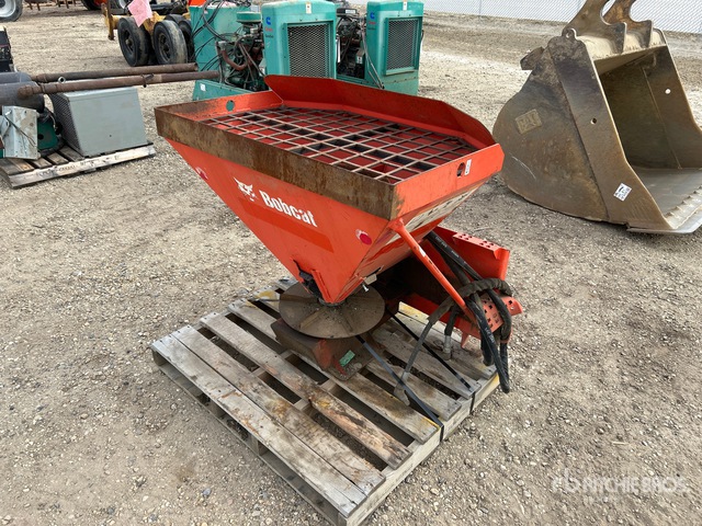 2019 Bobcat HS8 Skid Steer Spreader | Ritchie Bros. Auctioneers