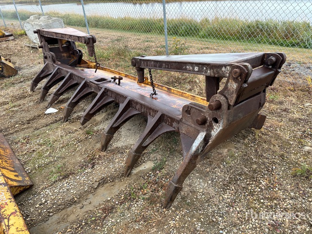 140 in Dozer Rake - Fits Cat D6 | Ritchie Bros. Auctioneers