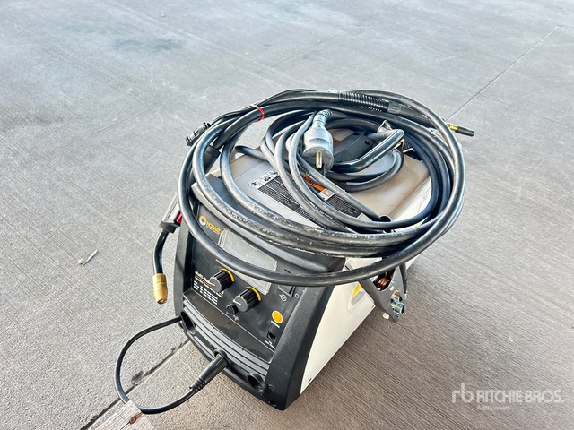 Hobart Multihandler 200 200 A Multi-Process Electric Welder | Ritchie ...