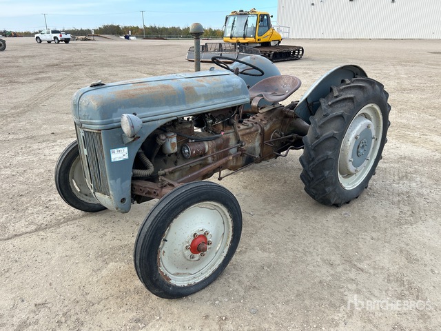 Ford 9N 2WD Tractor (Inoperable) | Ritchie Bros. Auctioneers