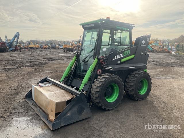 Kovaco Elise 900 Electric Skid Steer Loader | Ritchie Bros. Auctioneers