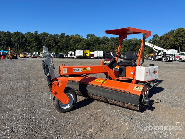 2022 Lay-Mor SM300 Self-Propelled Broom | Ritchie Bros. Auctioneers