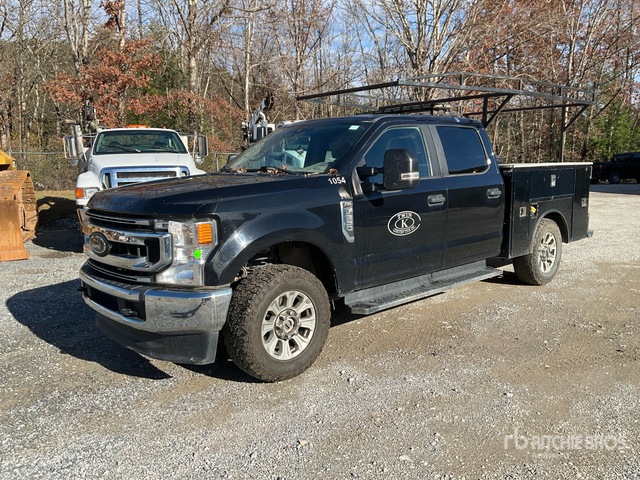 2020 Ford F-250 STX 4x4 Crew Cab Utility Truck | Ritchie Bros. Auctioneers