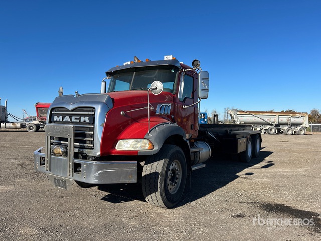 2007 Mack 700 6x4 Roll-Off Truck | Ritchie Bros. Auctioneers