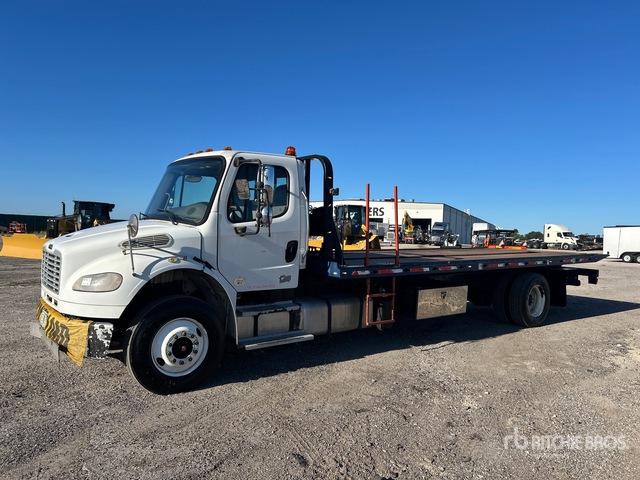 2016 Freightliner M2106 4x2 Rollback Truck | Ritchie Bros. Auctioneers