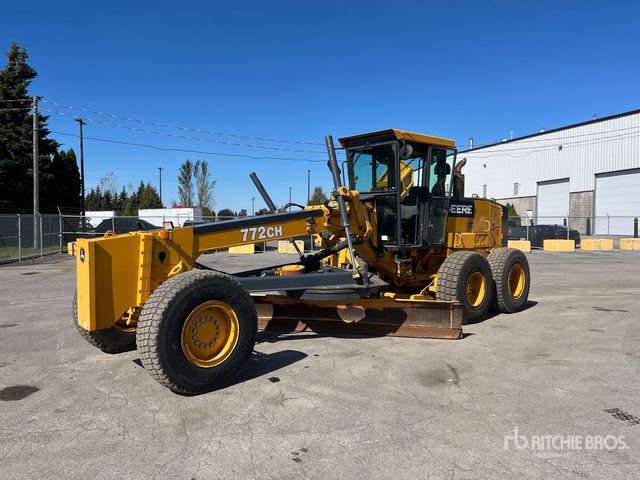 2005 John Deere 772CH Motor Grader | Ritchie Bros. Auctioneers
