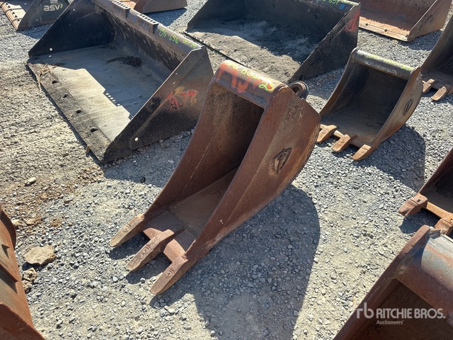12 in Backhoe Rear Bucket | Ritchie Bros. Auctioneers