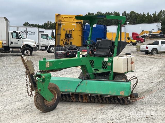 2017 Lay-Mor SM300 Self-Propelled Broom | Ritchie Bros. Auctioneers