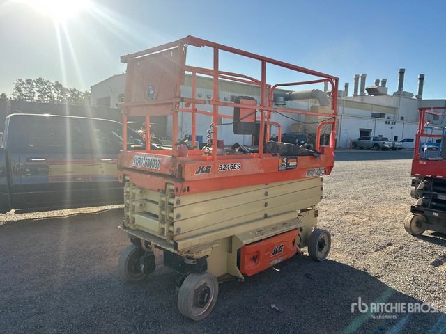 2018 JLG 3246ES Electric Scissor Lift | Ritchie Bros. Auctioneers