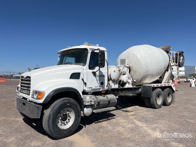 2001 Mack CV513 8x4 Mixer Truck | Ritchie Bros. Auctioneers