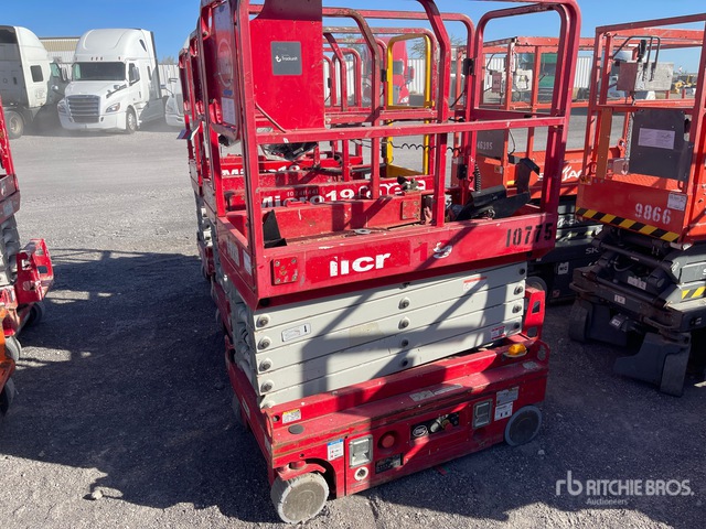 2020 MEC Micro19 Electric Scissor Lift | Ritchie Bros. Auctioneers